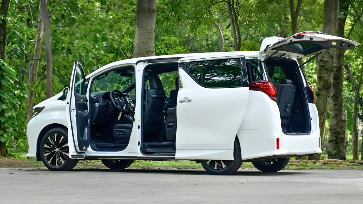 2026 Toyota Alphard Executive Lounge Redefines Luxury with Plush VIP ...